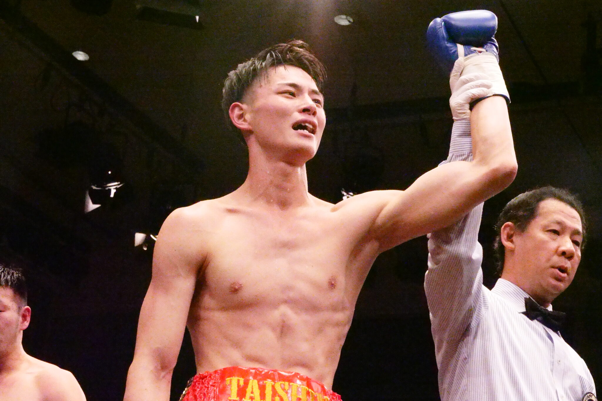 磯谷大心選手、3R TKOで勝利！ – EFFECT