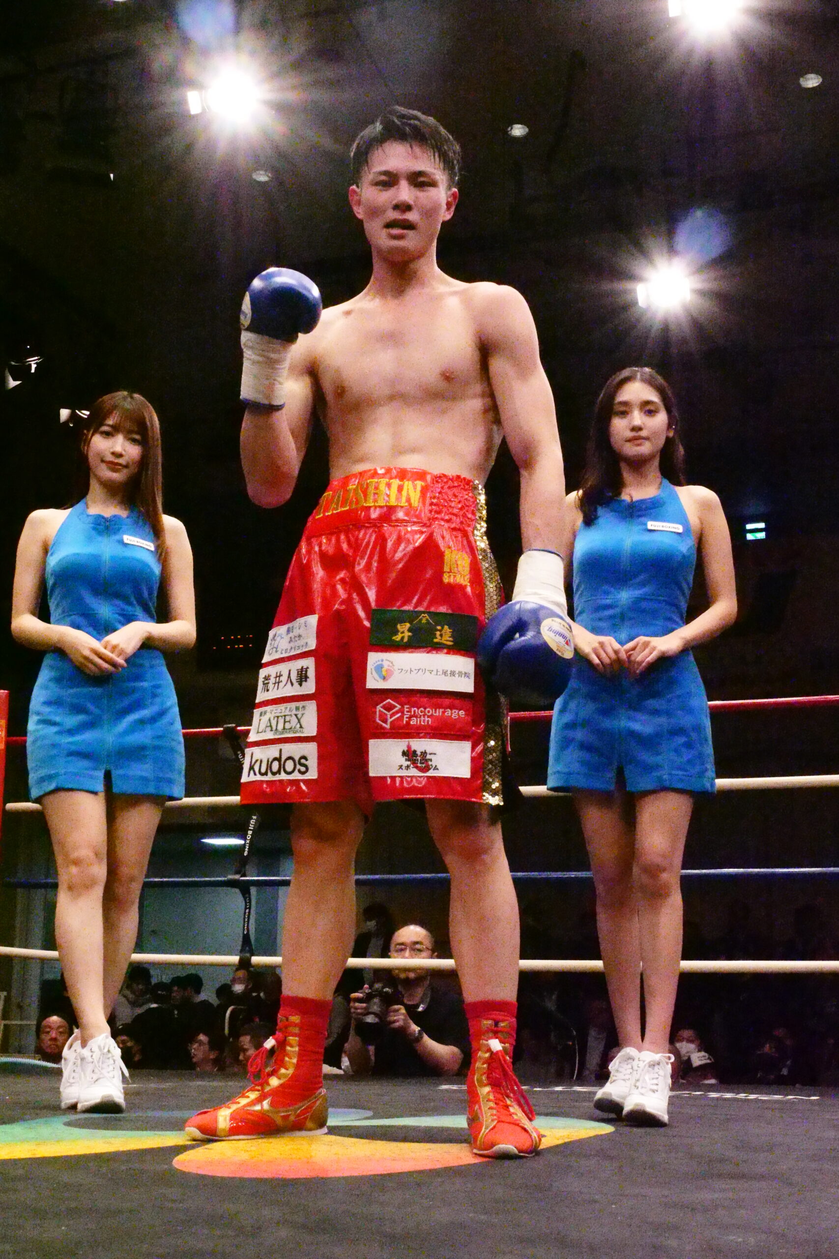 磯谷大心選手、3R TKOで勝利！ – EFFECT